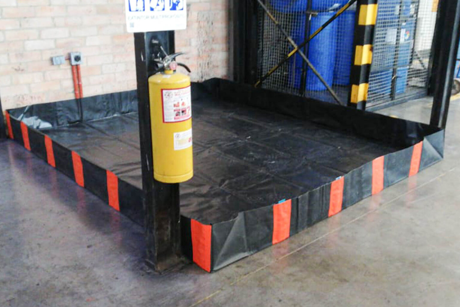 Dique con estructura en L - Codecam